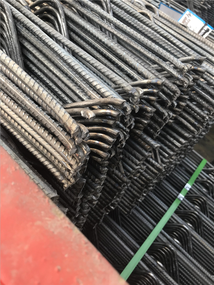 Lattice girder (truss) of precast concrete structures especially for ...